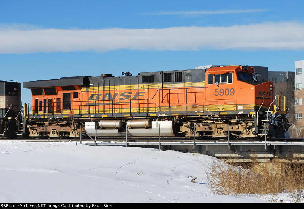 BNSF 5909